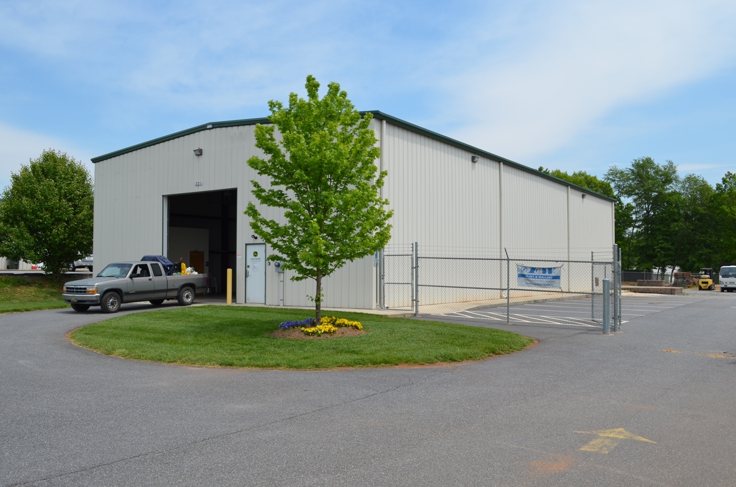 John Deere Exterior - Team Prism Team Prism